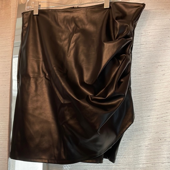 Skirts | Nwot Tik Tok Influencer Faux Leather Skirt Size Xl Runs Small ...